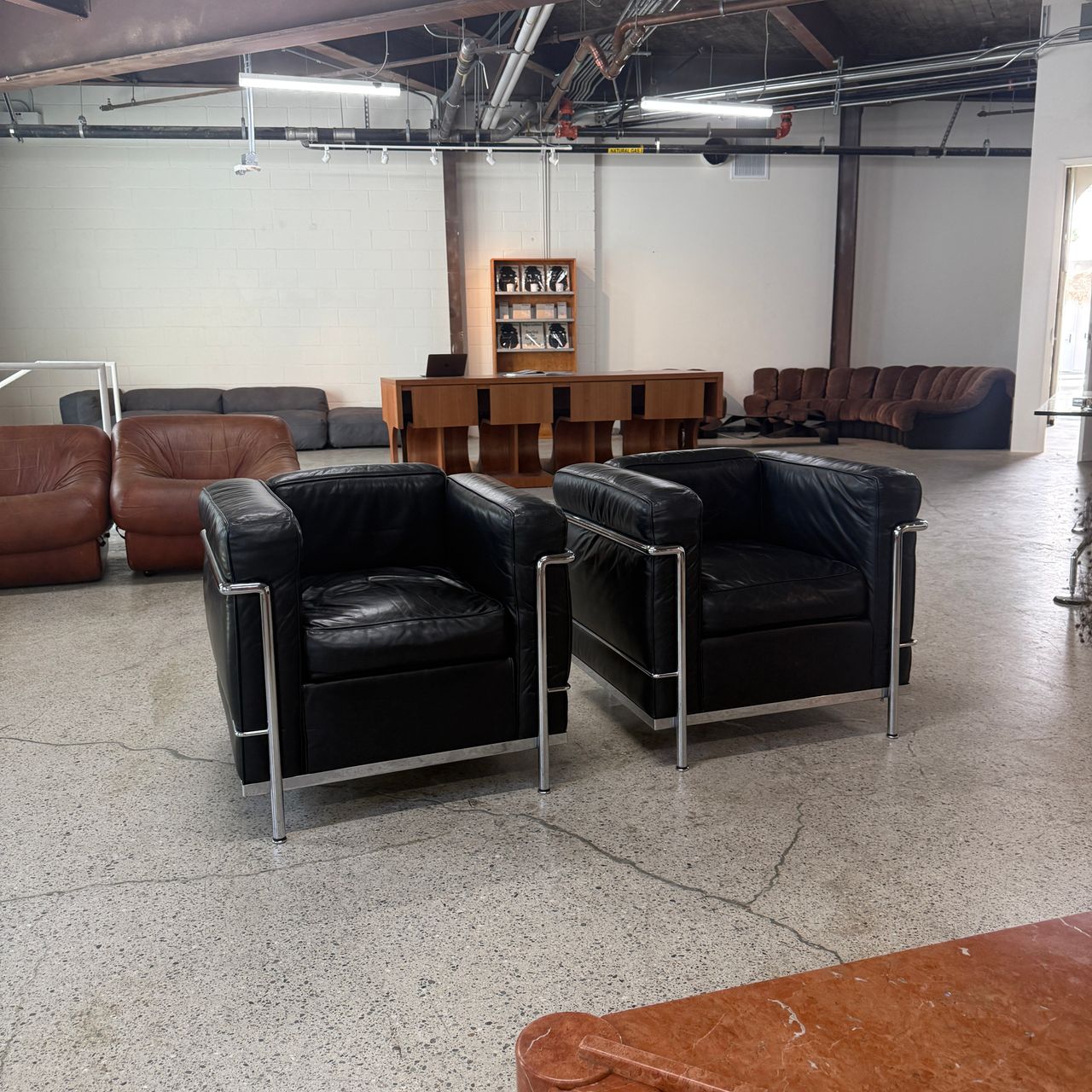 Le Corbusier LC2 Chairs by Same Old | Basic.Space